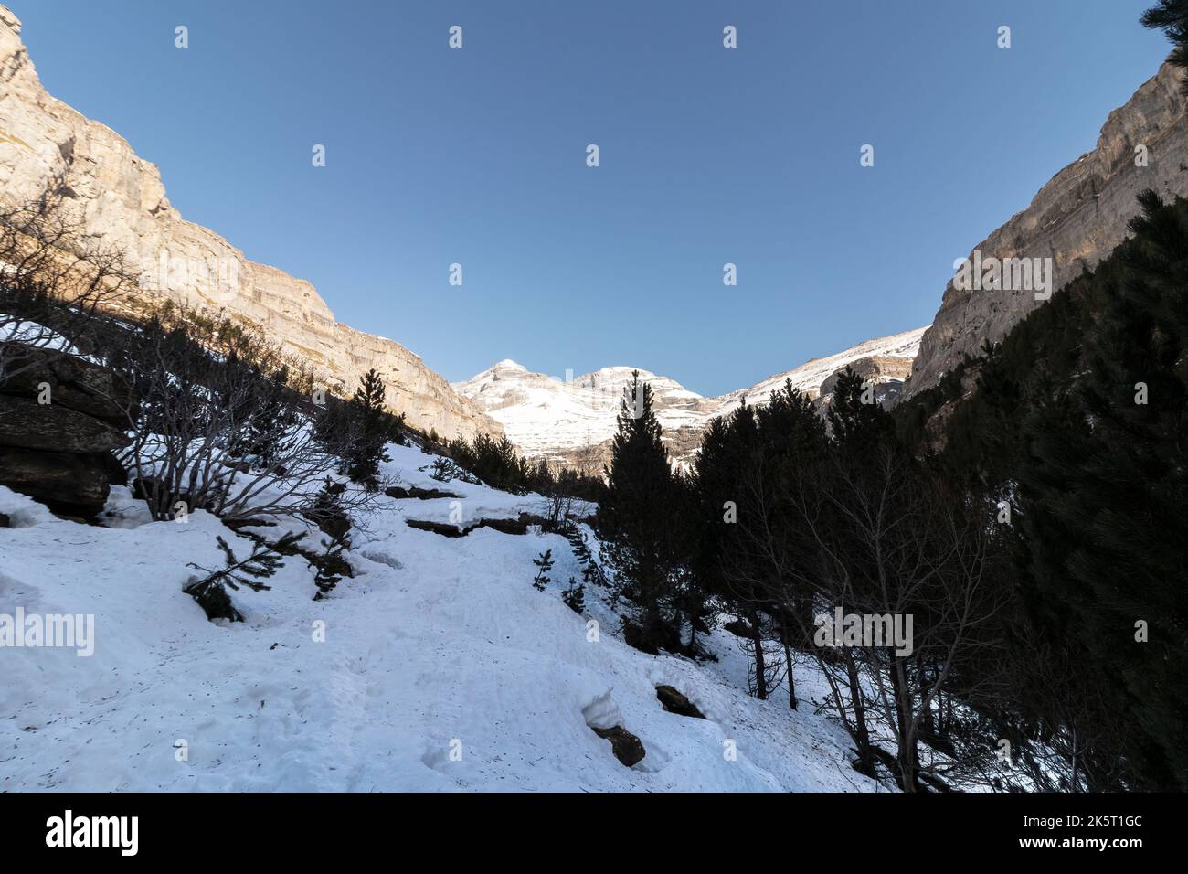 Ordesa winter hi-res stock photography and images - Alamy