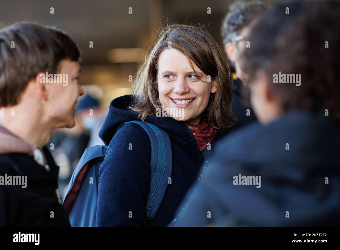 Hanover, Germany. 10th Oct, 2022. Julia Willie Hamburg (r, Bündnis 90 ...