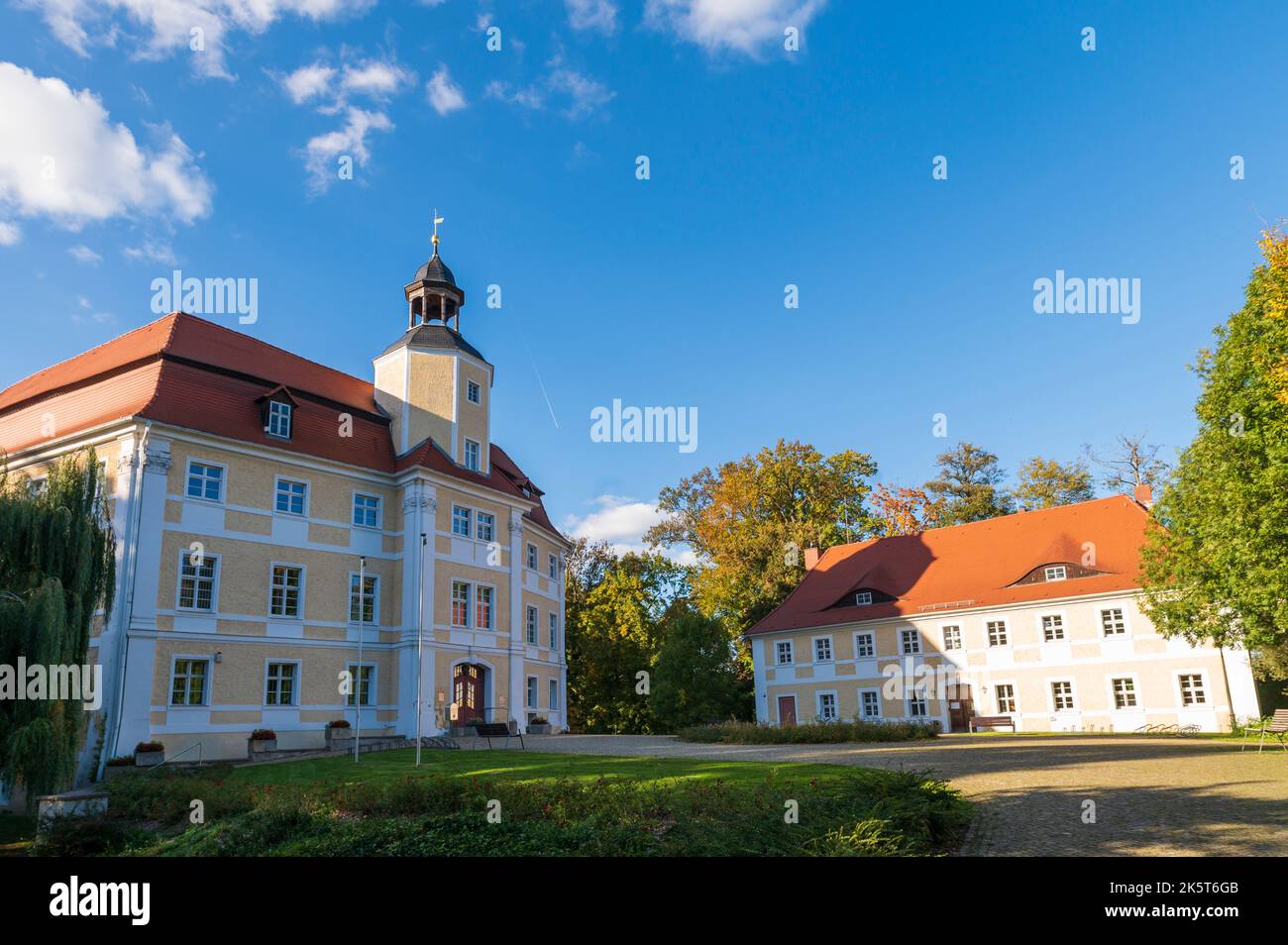 Renaissance castle house hi-res stock photography and images - Alamy