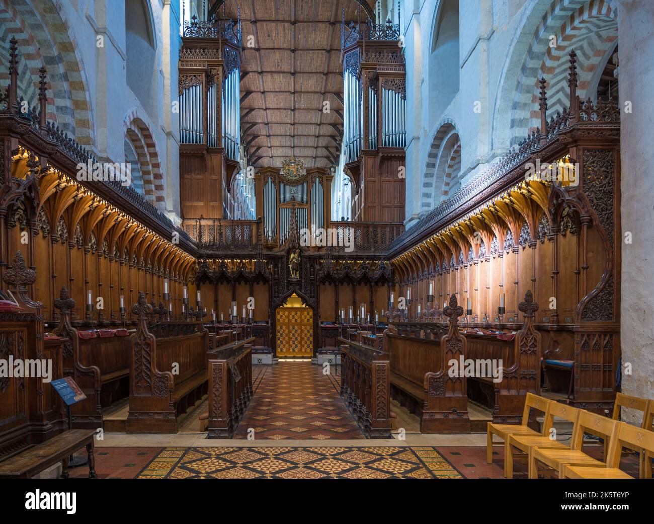 The choir and pipe organ in The Cathedral and Abbey Church of St Alban ...