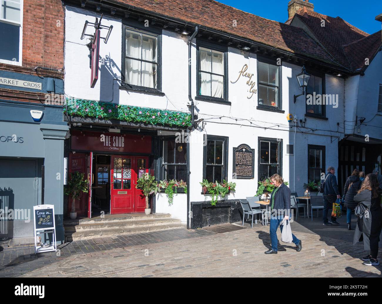 Exterior of The Snug Bar St Albans, a pub, cocktail bar and restaurant ...