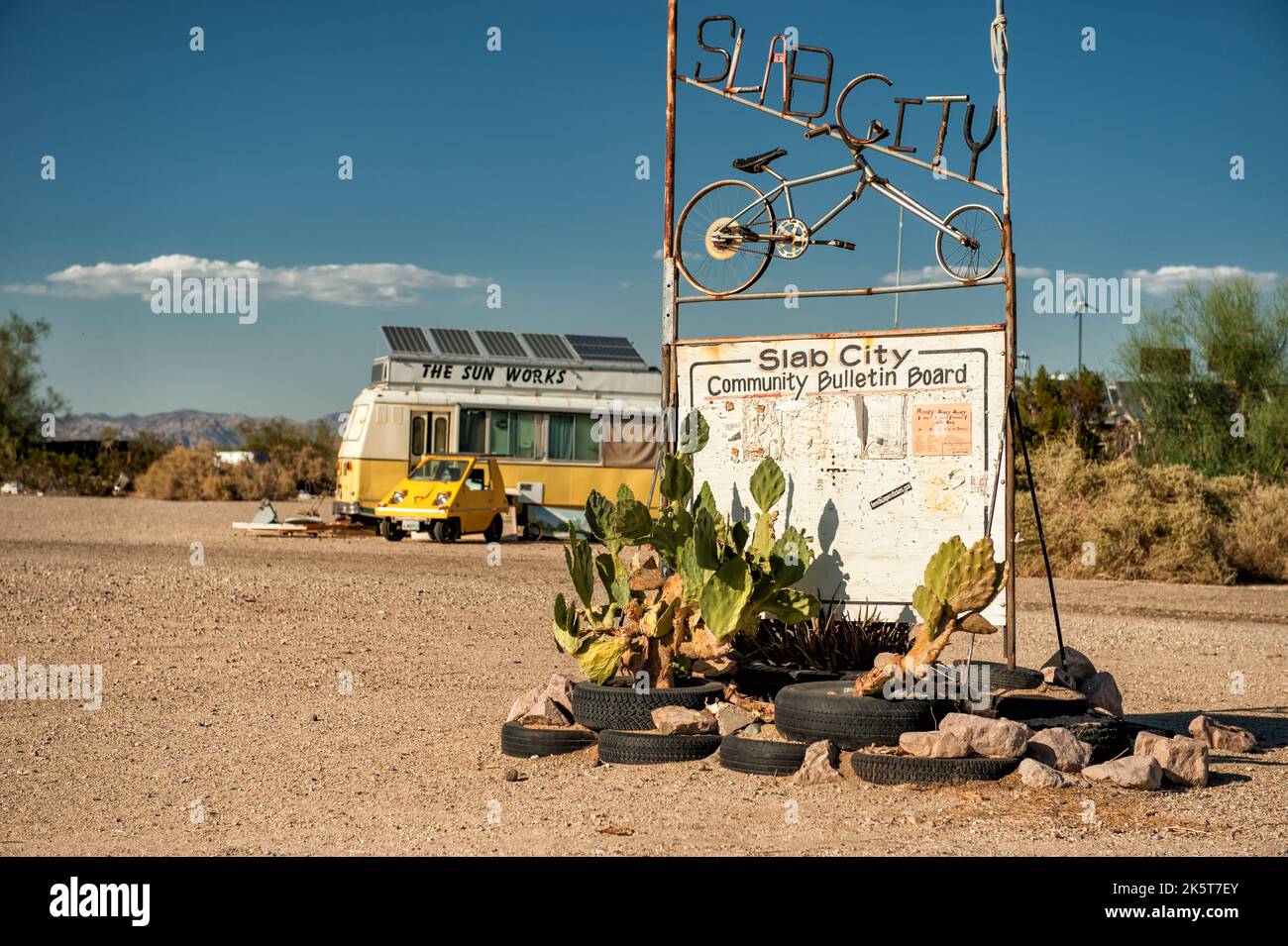 Slab City, CA, USA: Slab city is an alternative lifestyle community in ...