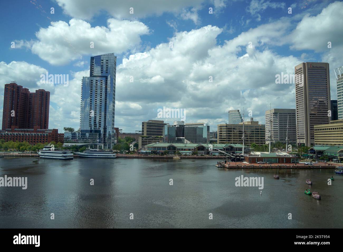 baltimore maryland inner harbor cityscape Stock Photo - Alamy