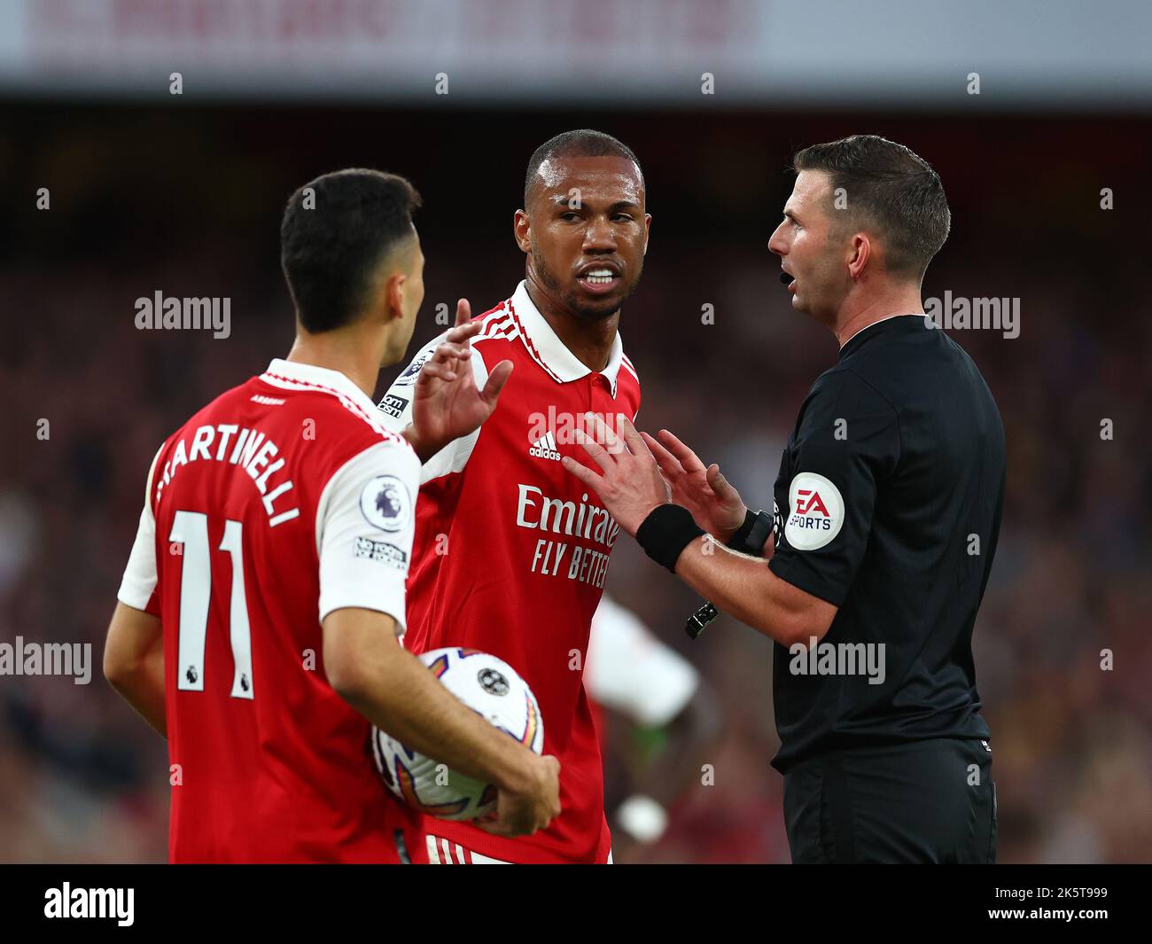 Michael oliver arsenal hi-res stock photography and images - Alamy