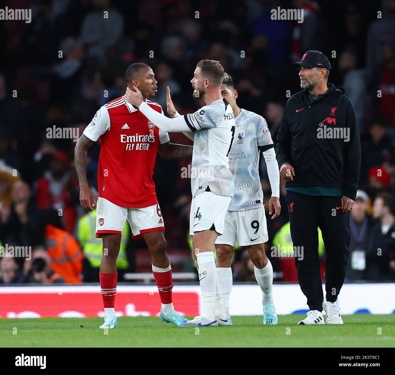 London, UK. 9th Oct, 2022. Gabriel of Arsenal argues with Jordan ...