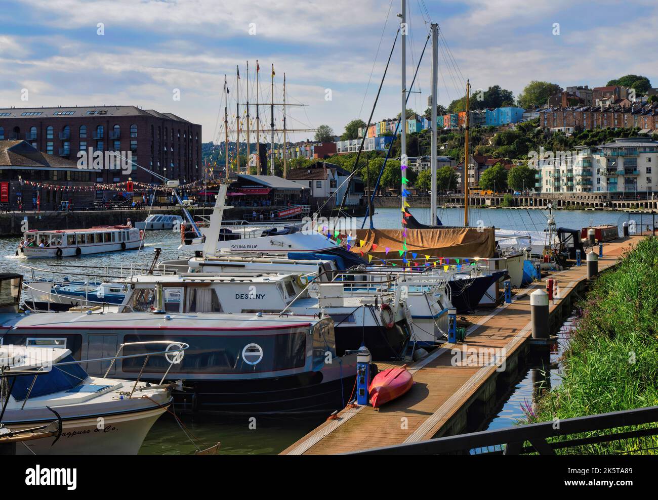 Bristol houseboat hi-res stock photography and images - Alamy