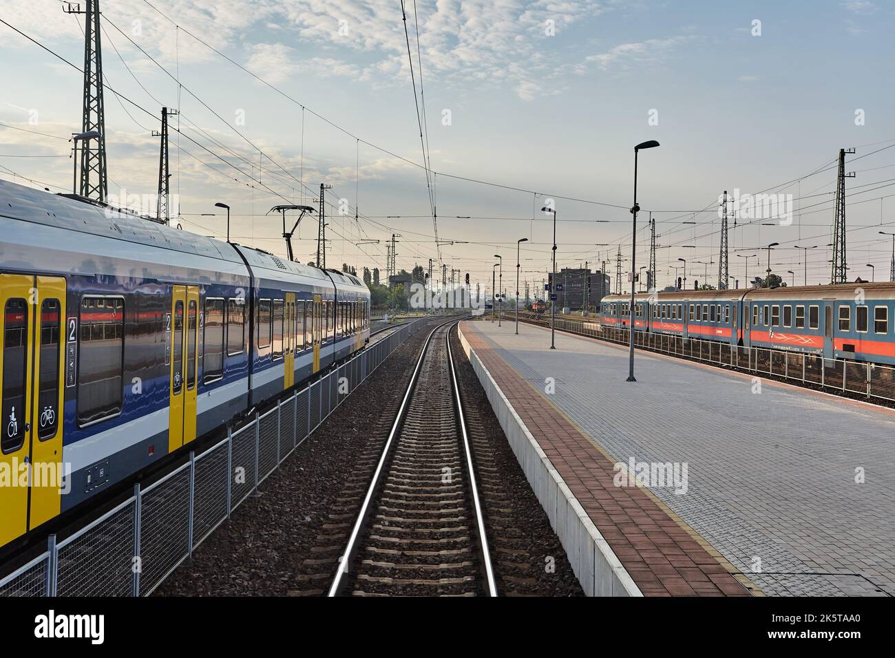 Transport train station railway industry hi-res stock photography and ...