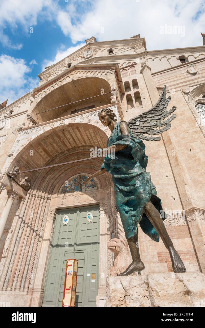 Entrance portico hi-res stock photography and images - Alamy