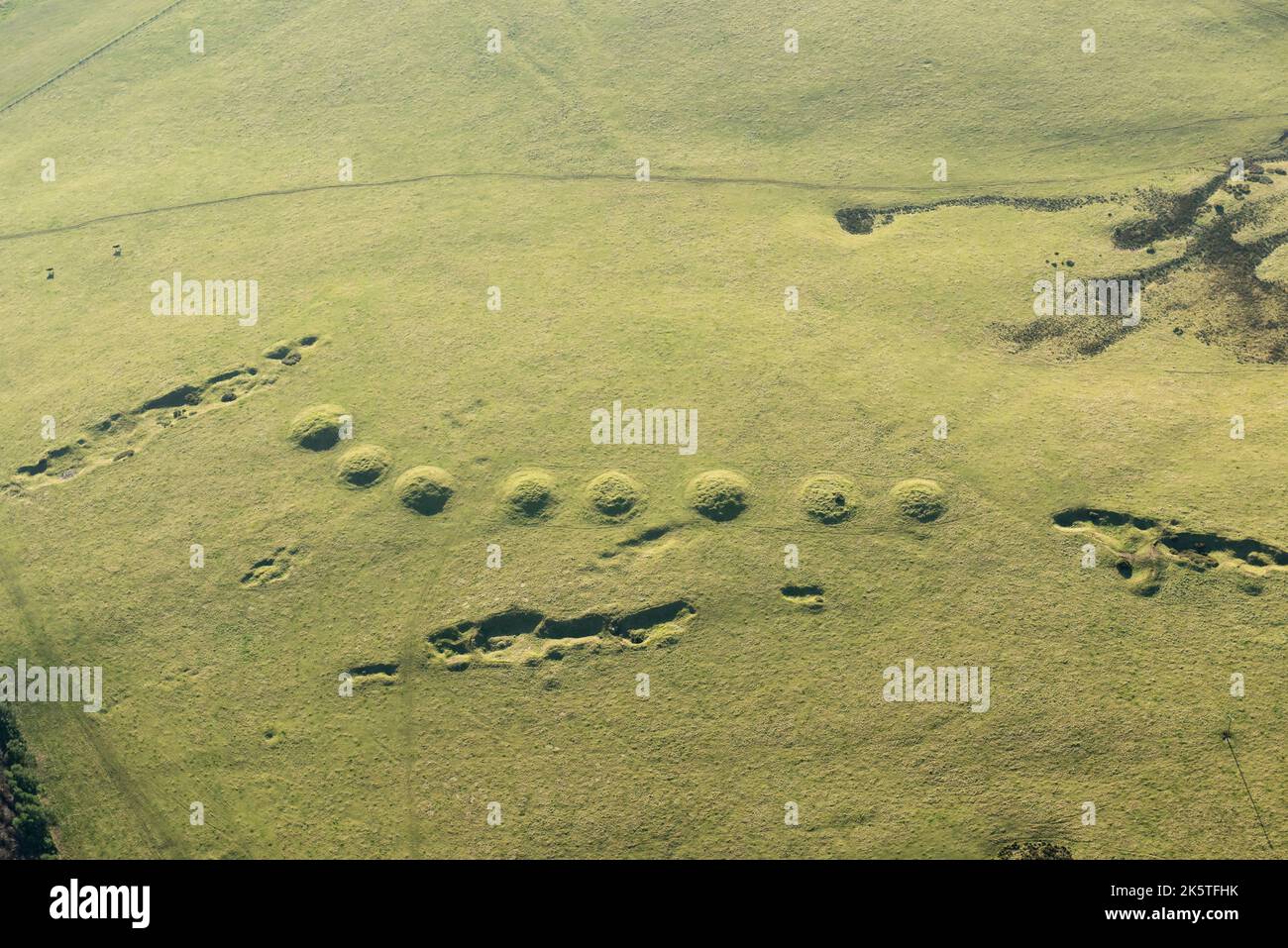 Barrow barrows tumuli tumulus hi-res stock photography and images - Alamy
