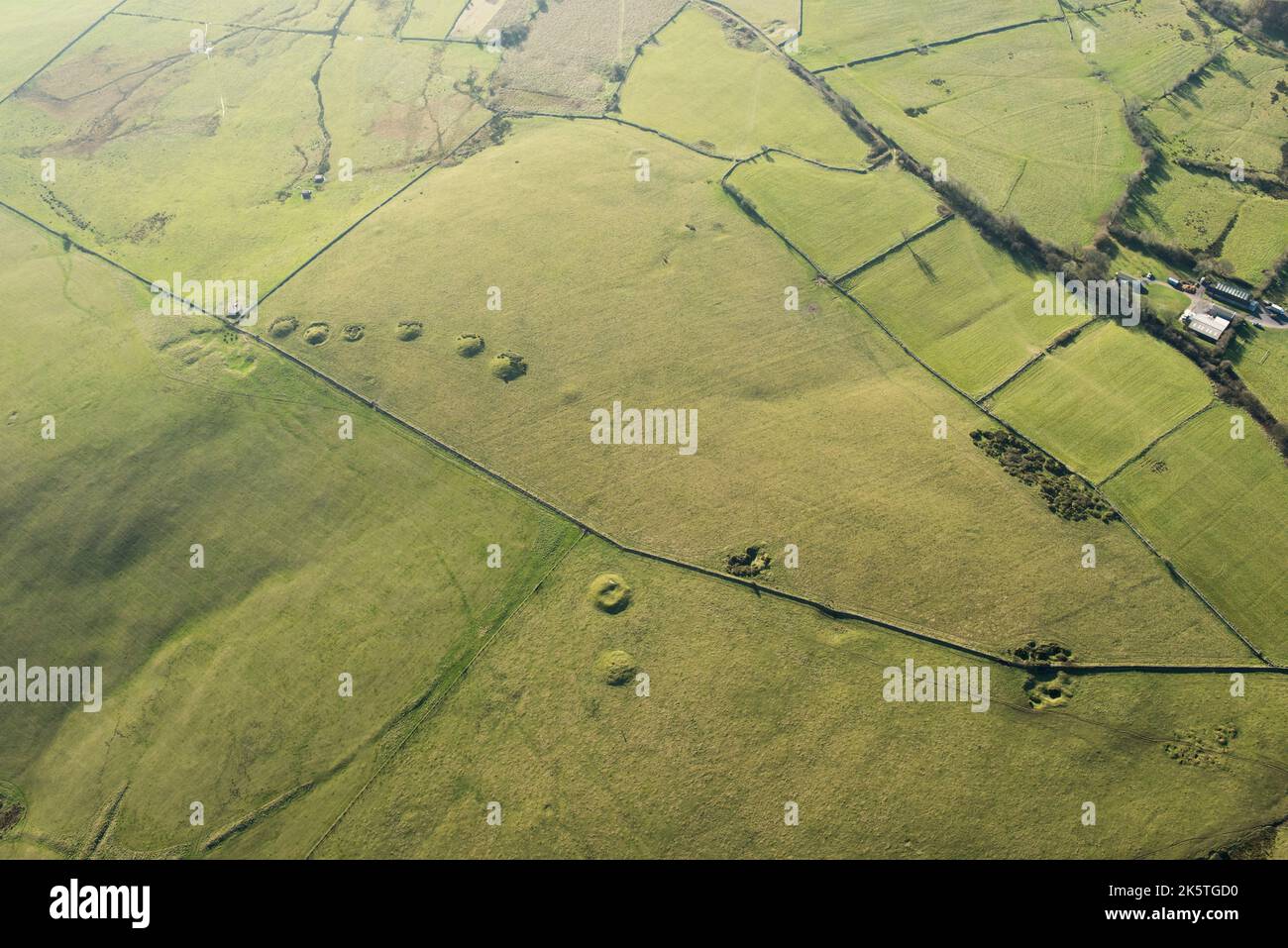 Barrow barrows tumuli tumulus hi-res stock photography and images - Alamy