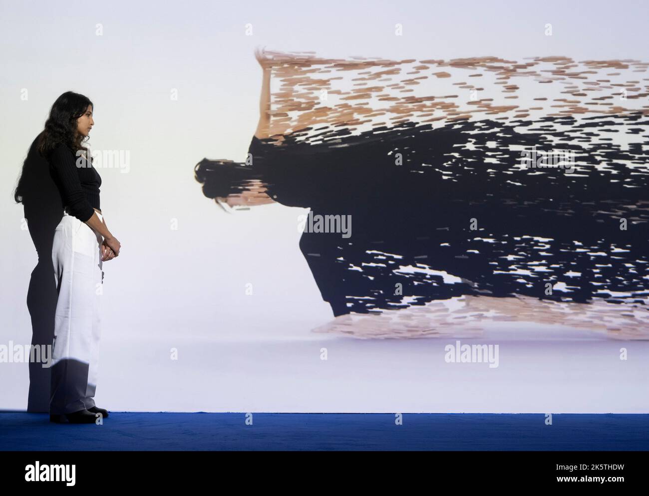 180 strand hi-res stock photography and images - Alamy