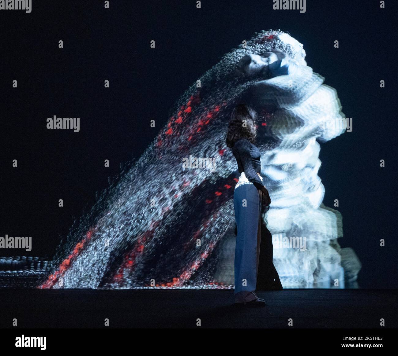 180 strand hi-res stock photography and images - Alamy