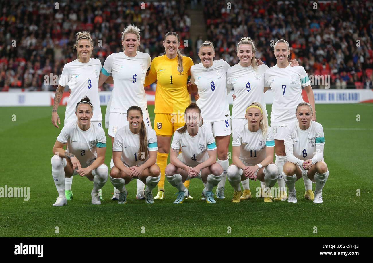 LONDON ENGLAND - OCTOBER 07: England Team before kick off Back Row ...