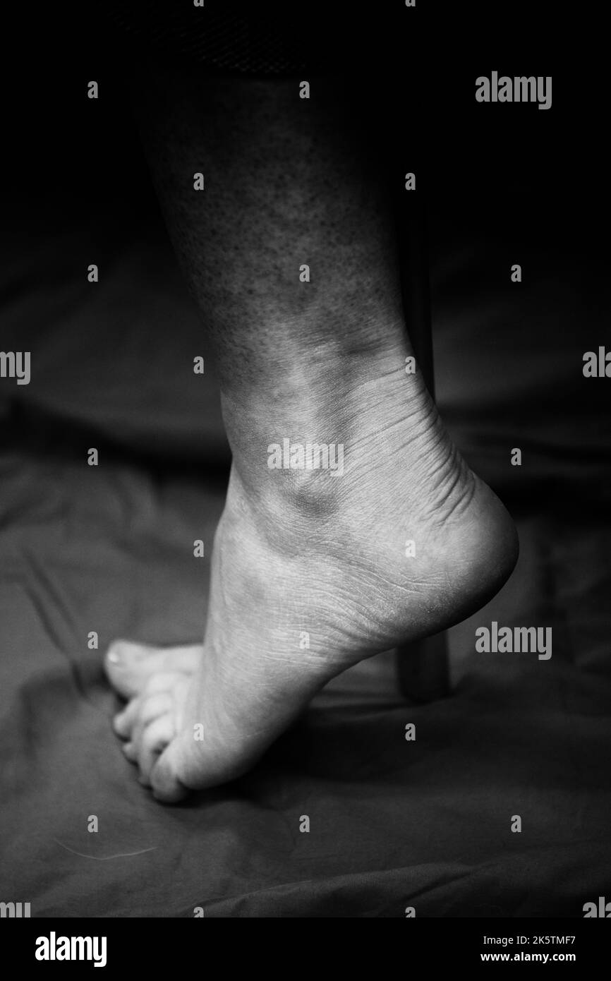 Tip toes hi-res stock photography and images - Alamy