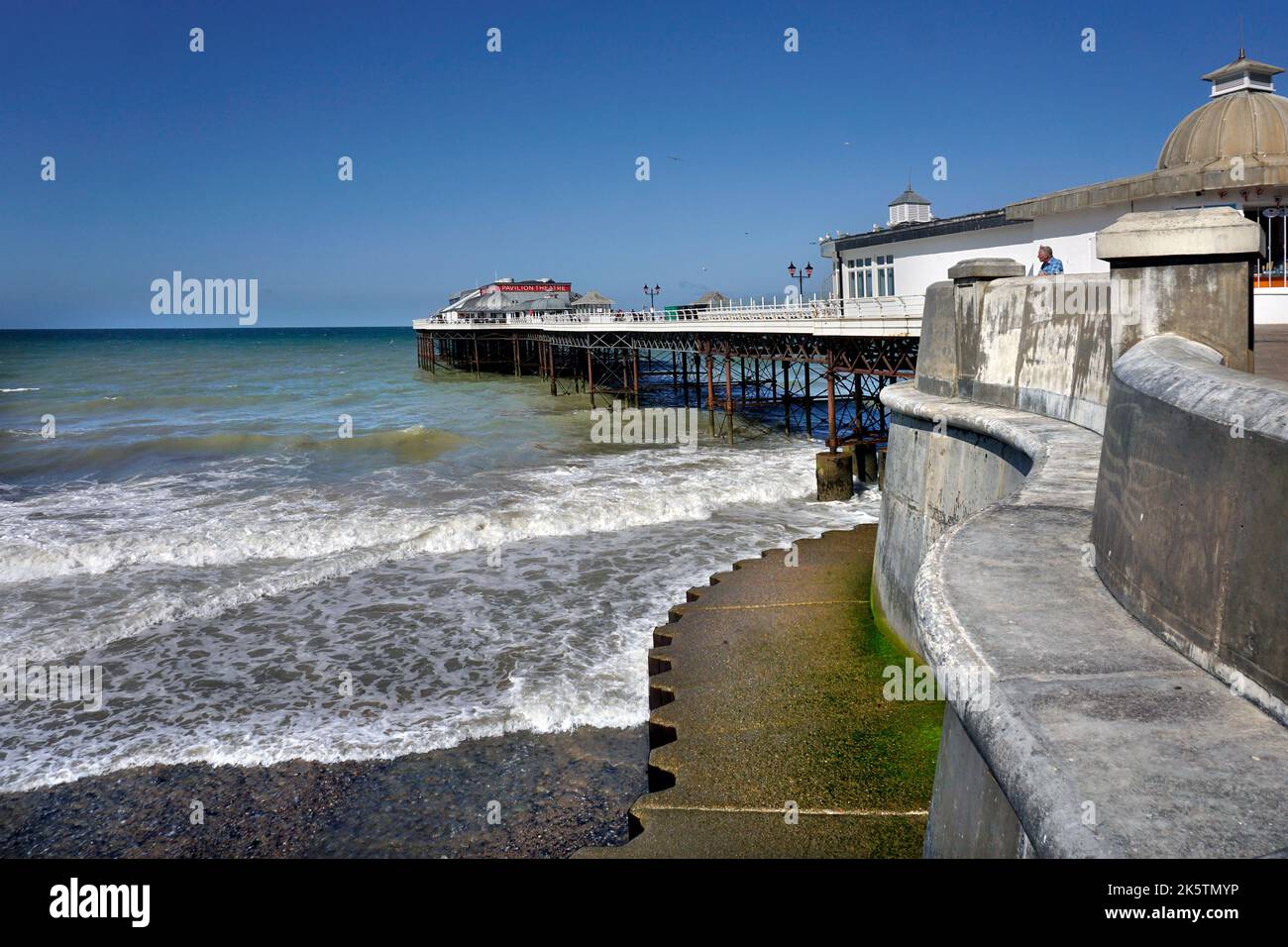 north sea swell rolling in under cromer pier cromer north norfolk ...