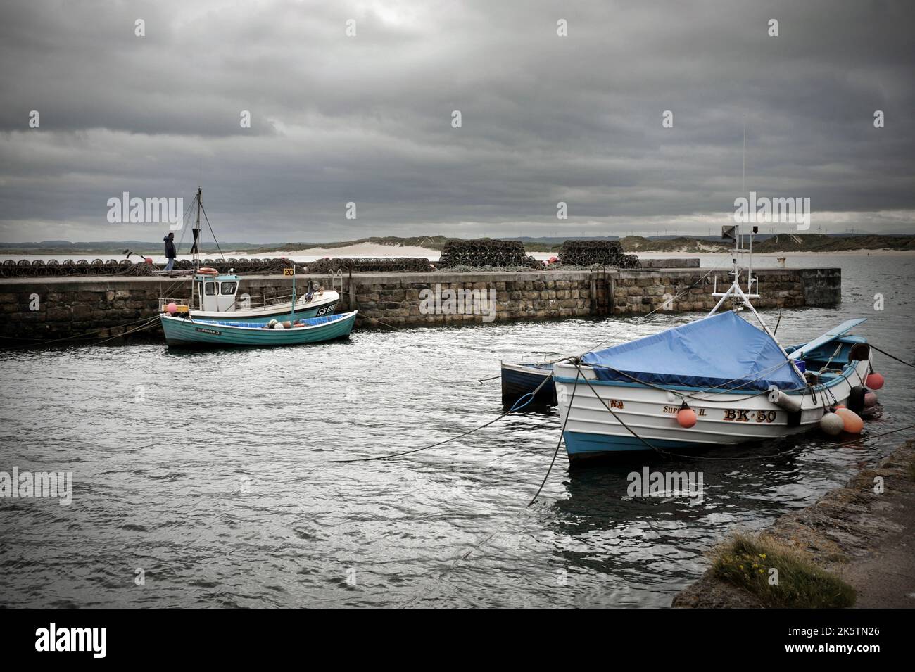 beadnell harbour northumberland england Stock Photo - Alamy