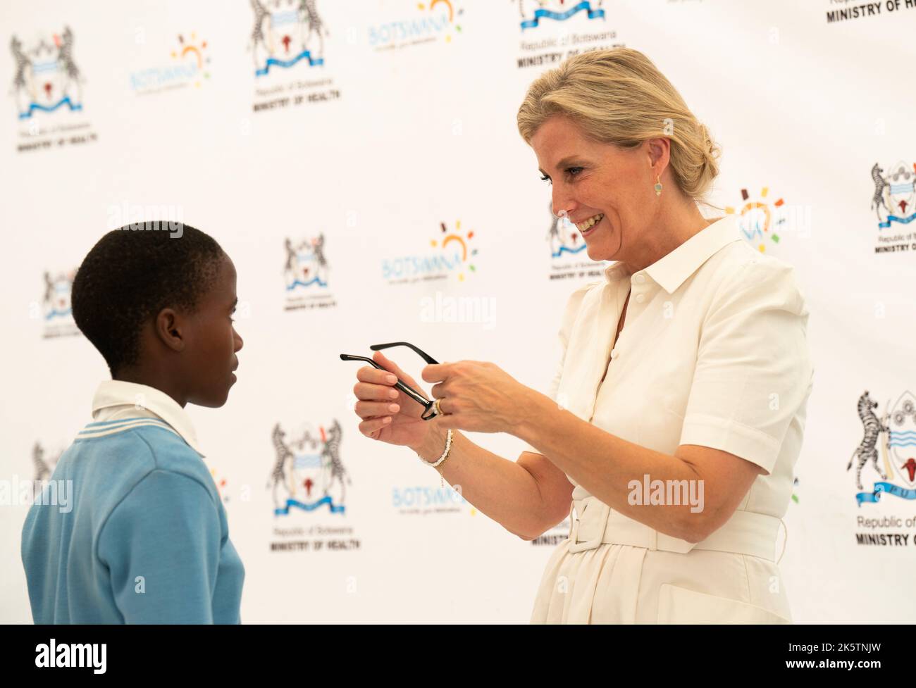 The Countess of Wessex gives glasses to children who have participated ...