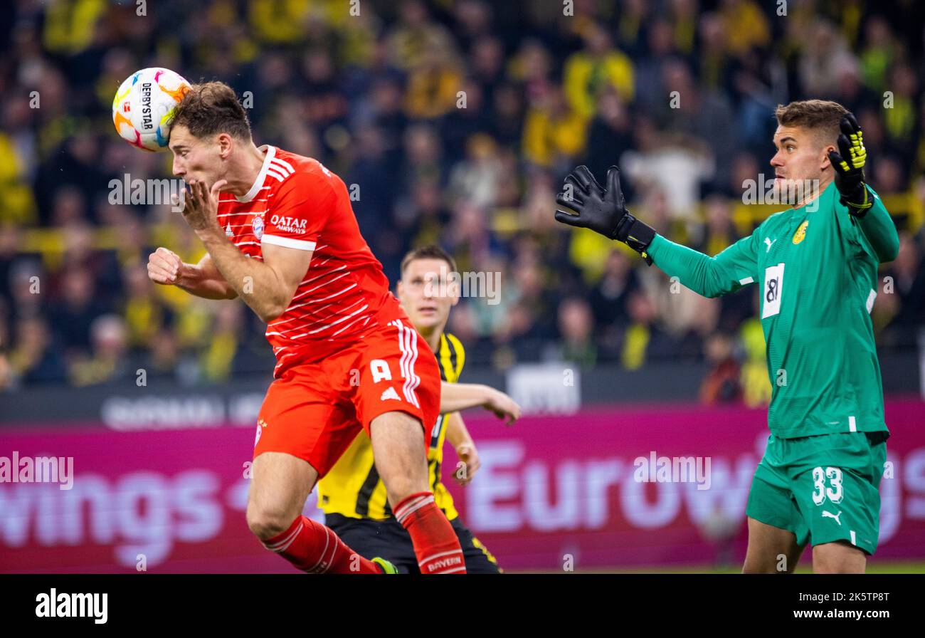 Dortmund, 08.10.2022 Leon Goretzka (Muenchen), Torwart Alexander Meyer ...