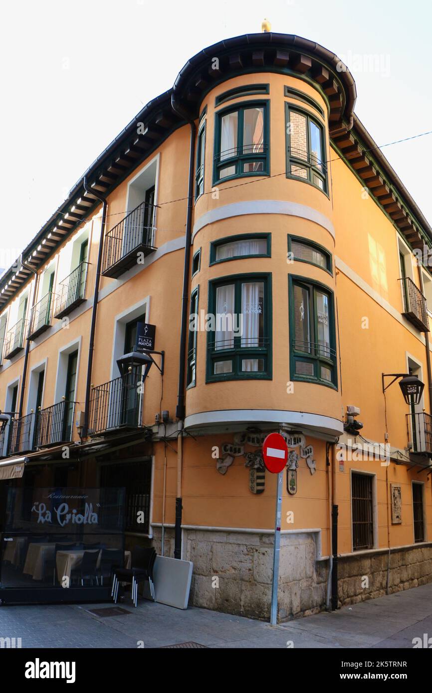 Corner building dated 1933 with La Criolla restaurant and residential ...