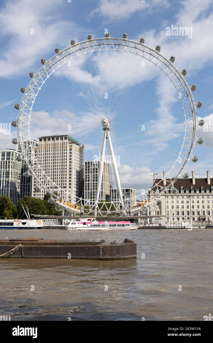 London eye autumn hi-res stock photography and images - Alamy