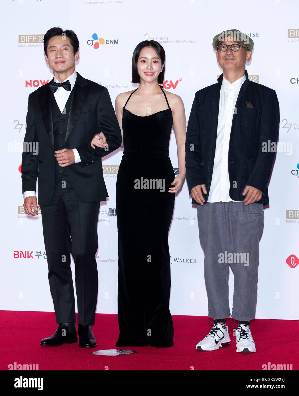 Busan, South Korea. 5th Oct, 2022. (L to R) Actors Shin Ha-kyun, Han Ji ...