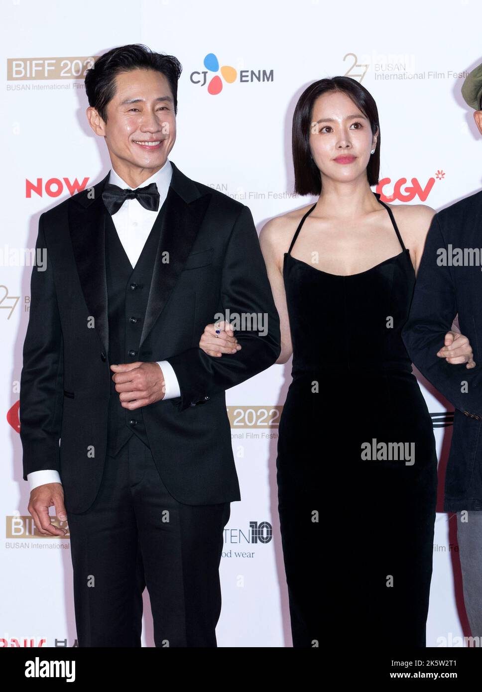 Busan, South Korea. 5th Oct, 2022. (L to R) Actors Shin Ha-kyun, Han Ji ...