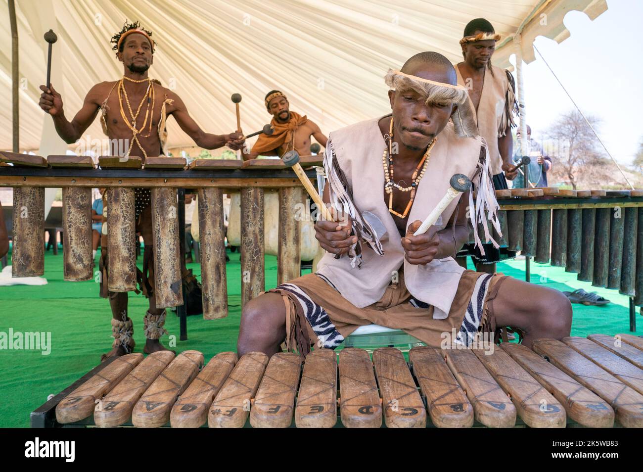Members of the traditional troupe Gatalatau perform for the Countess of ...