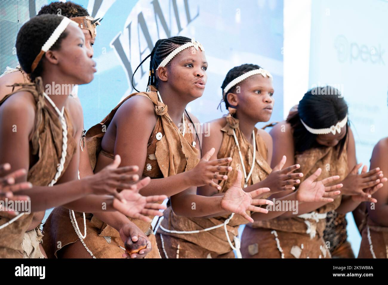 Members of the traditional troupe Gatalatau perform for the Countess of ...