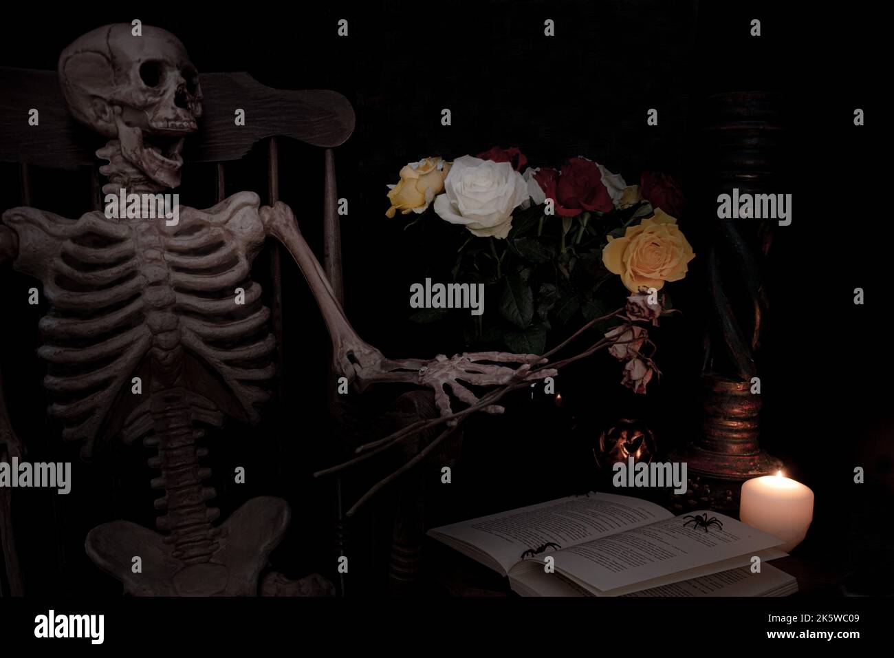 Skeleton sitting chair hi-res stock photography and images - Alamy