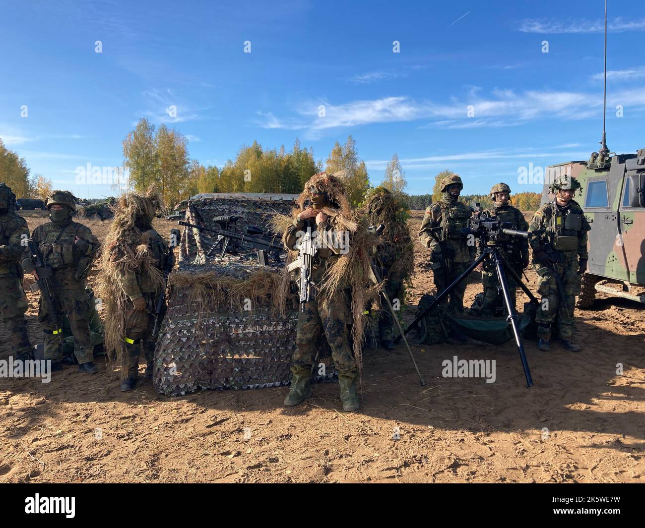 Gaiziunai, Lithuania. 10th Oct, 2022. German soldiers present their ...