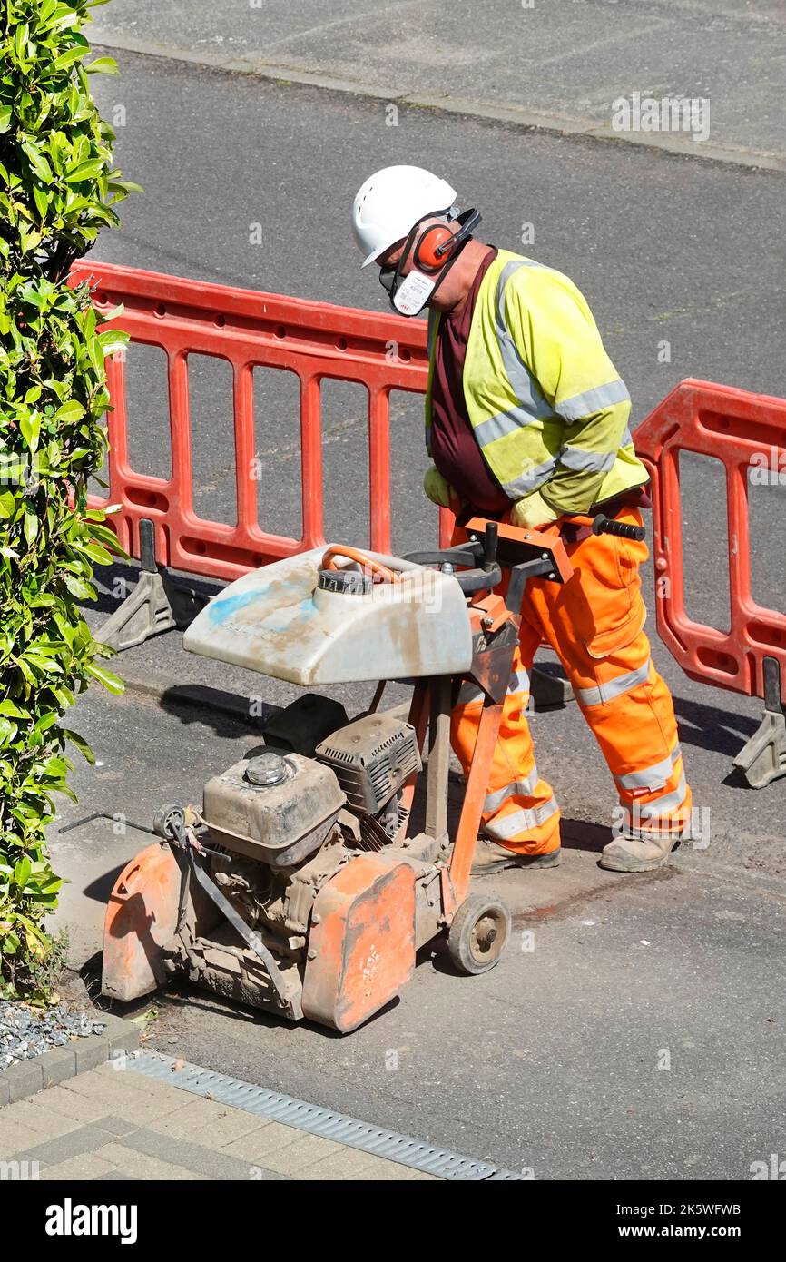 Dusty clothes hi-res stock photography and images - Alamy