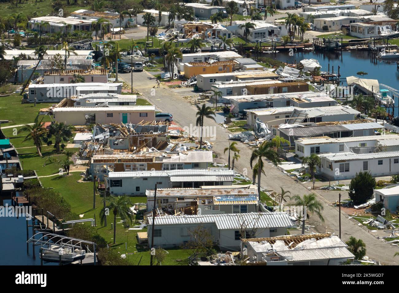 Mobile homes damaged by hurricane hi-res stock photography and images ...