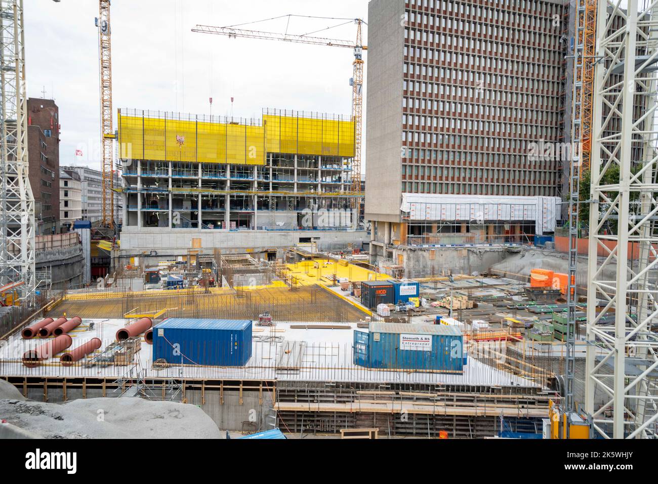 Oslo 20220929.The new government building is taking shape, the press is ...