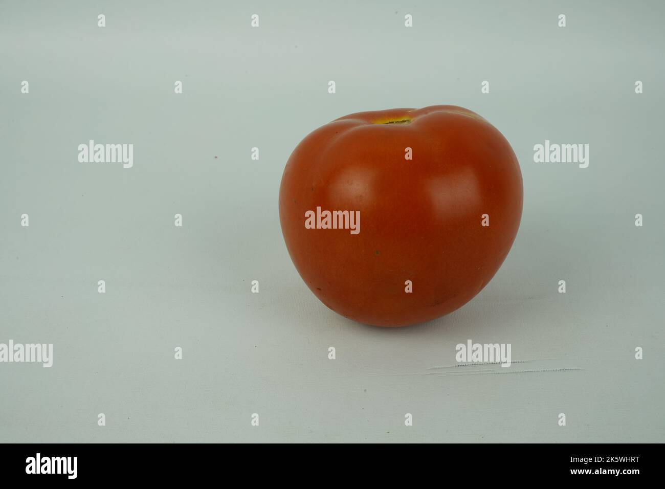 tomato isolated. Tomato on a white background. Tomatoes top view, side ...