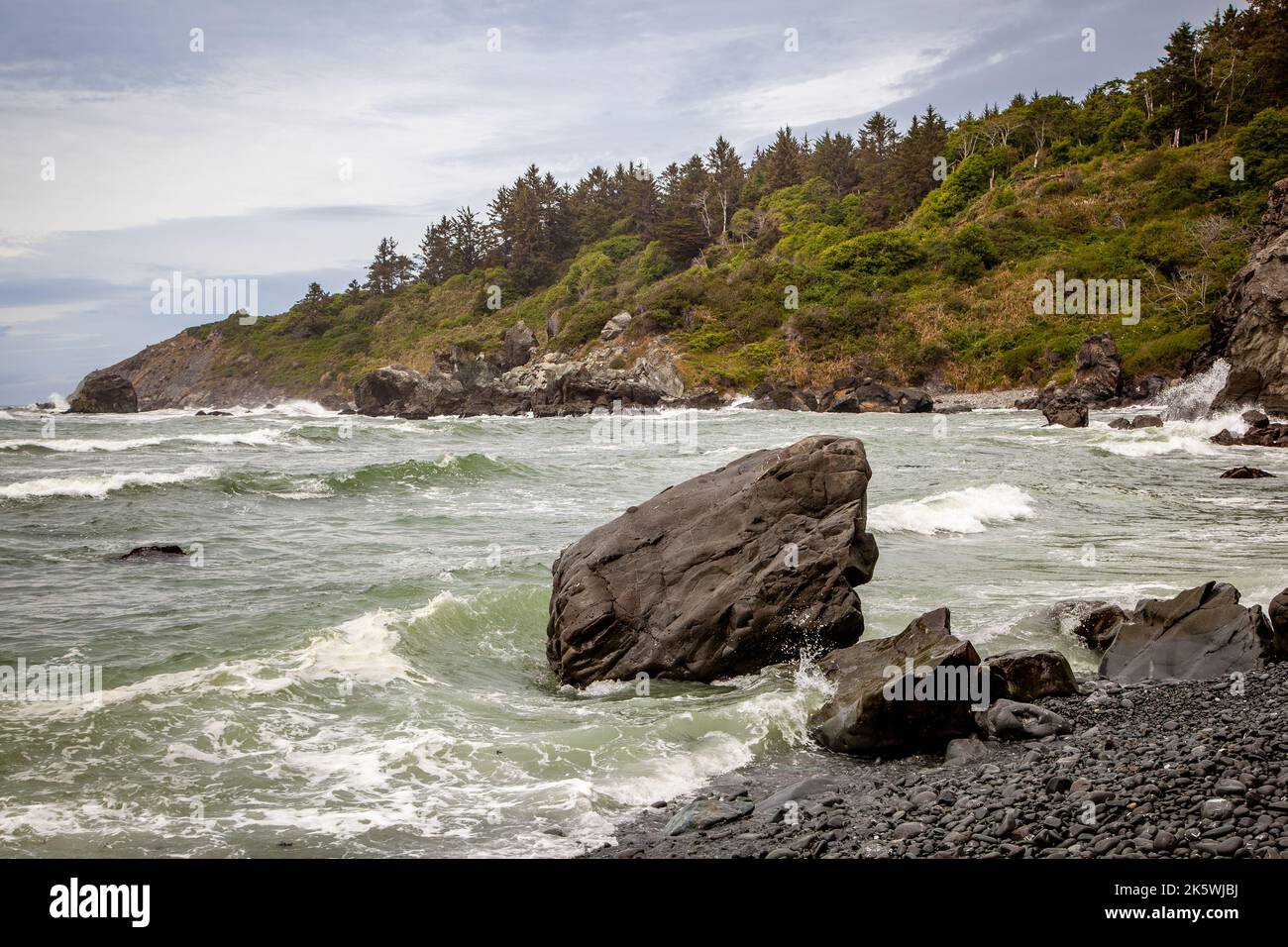 Rugged shore line hi-res stock photography and images - Alamy