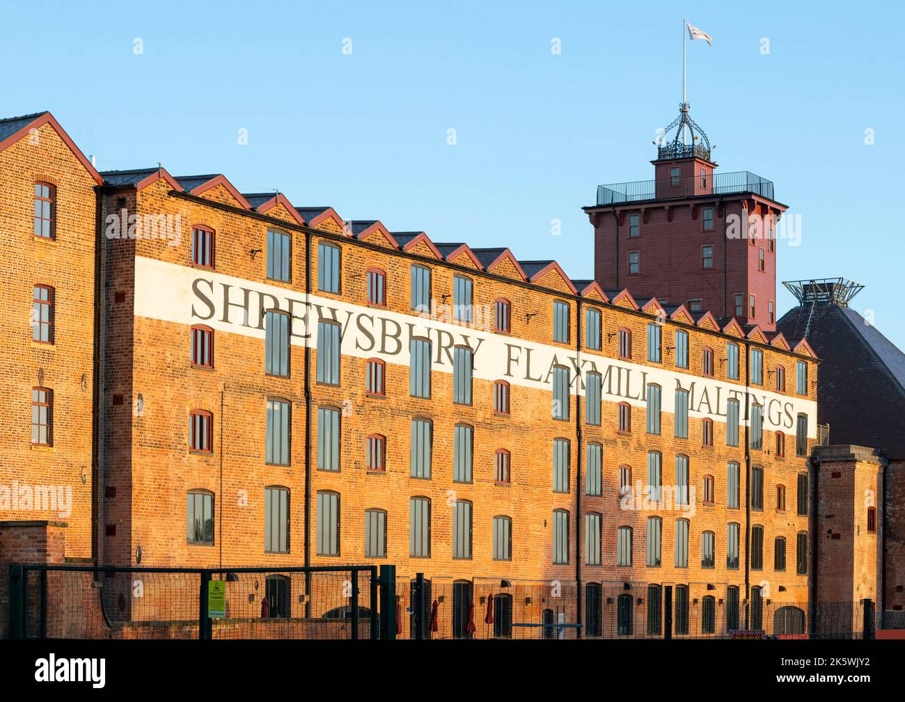 Flax mill maltings hi-res stock photography and images - Alamy