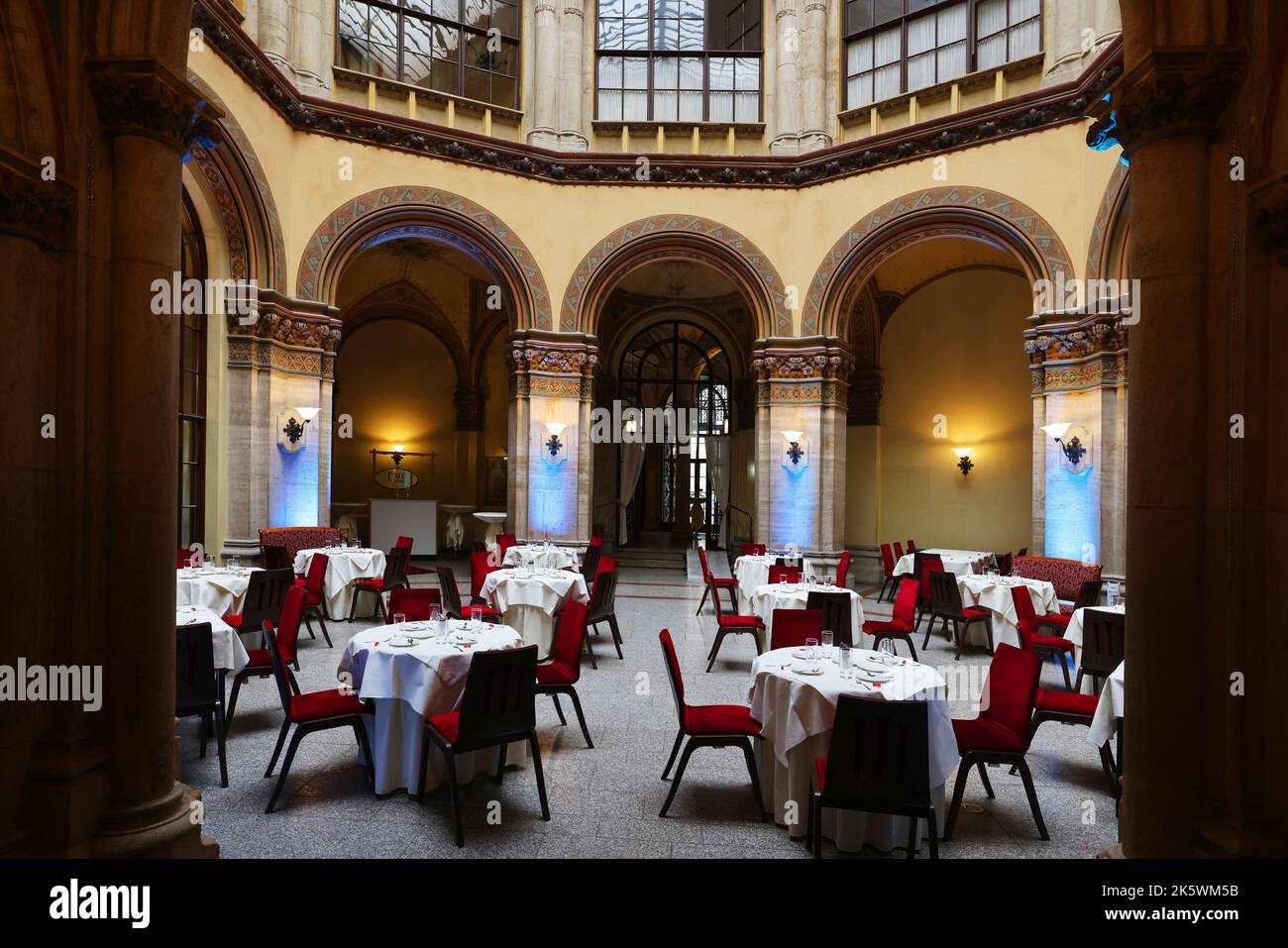 Treppen und treppen hi-res stock photography and images - Alamy