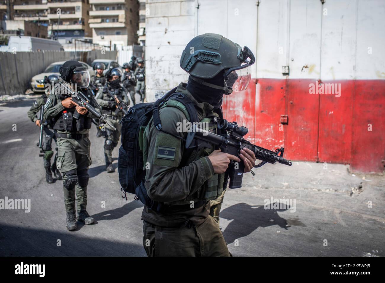 Jerusalem, Israel. 10th Oct, 2022. Israeli soldiers patrol Shuafat ...