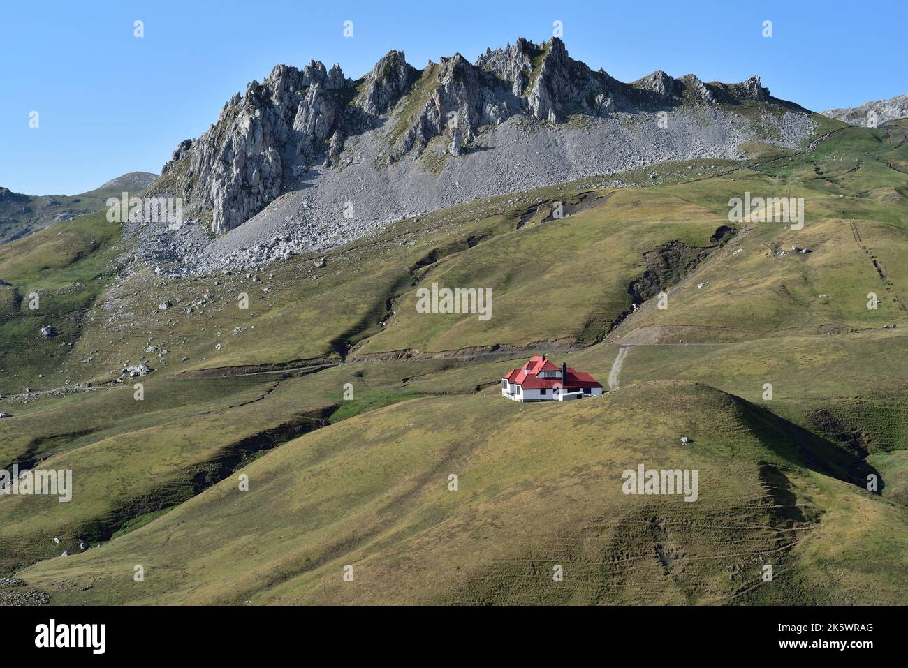 Chalet Real in front of the ridge of Cuetos de Juan Toribio in the ...