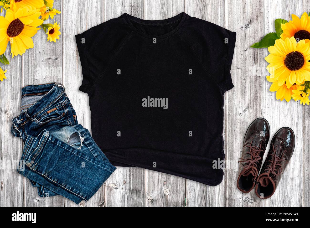 Shirt mockup designs hi-res stock photography and images - Alamy