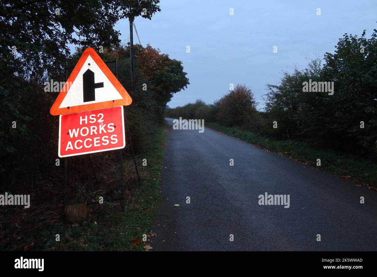 HS2 high speed rail network road sign. Chipping Warden ...