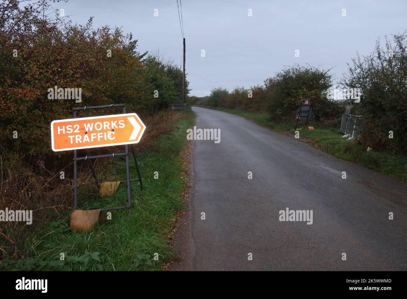 HS2 high speed rail network road sign. Chipping Warden ...