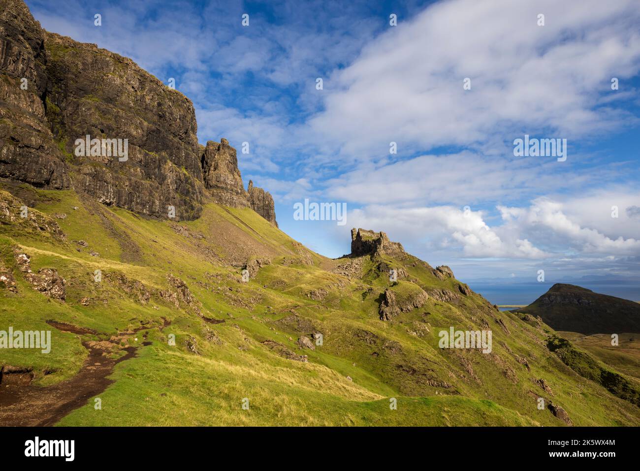 The path through the Quiraing, Isle of Skye, Scotland Stock Photo - Alamy