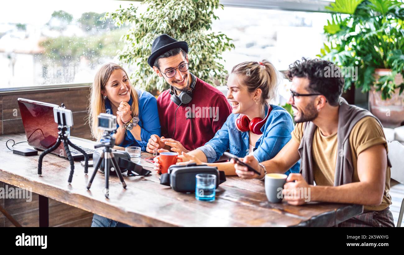 Vloggin hi-res stock photography and images - Alamy