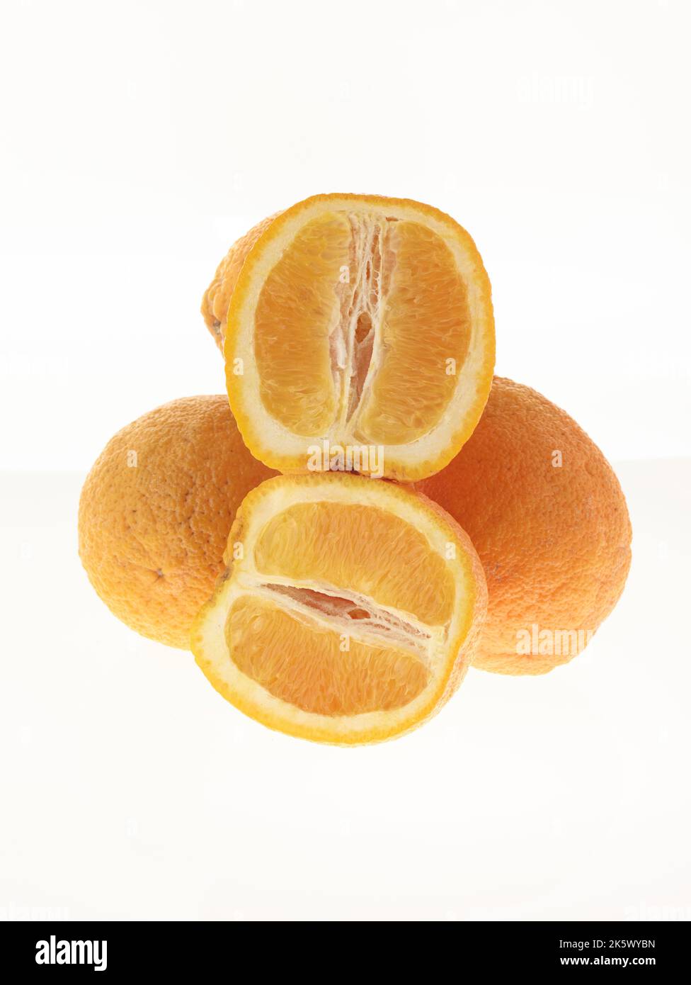 Close up food still-life of sweet oranges Stock Photo - Alamy