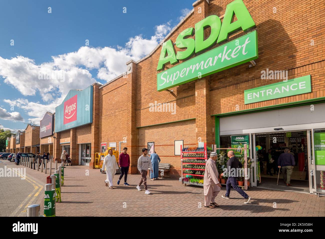 Lion Retail Park Stock Photo - Alamy