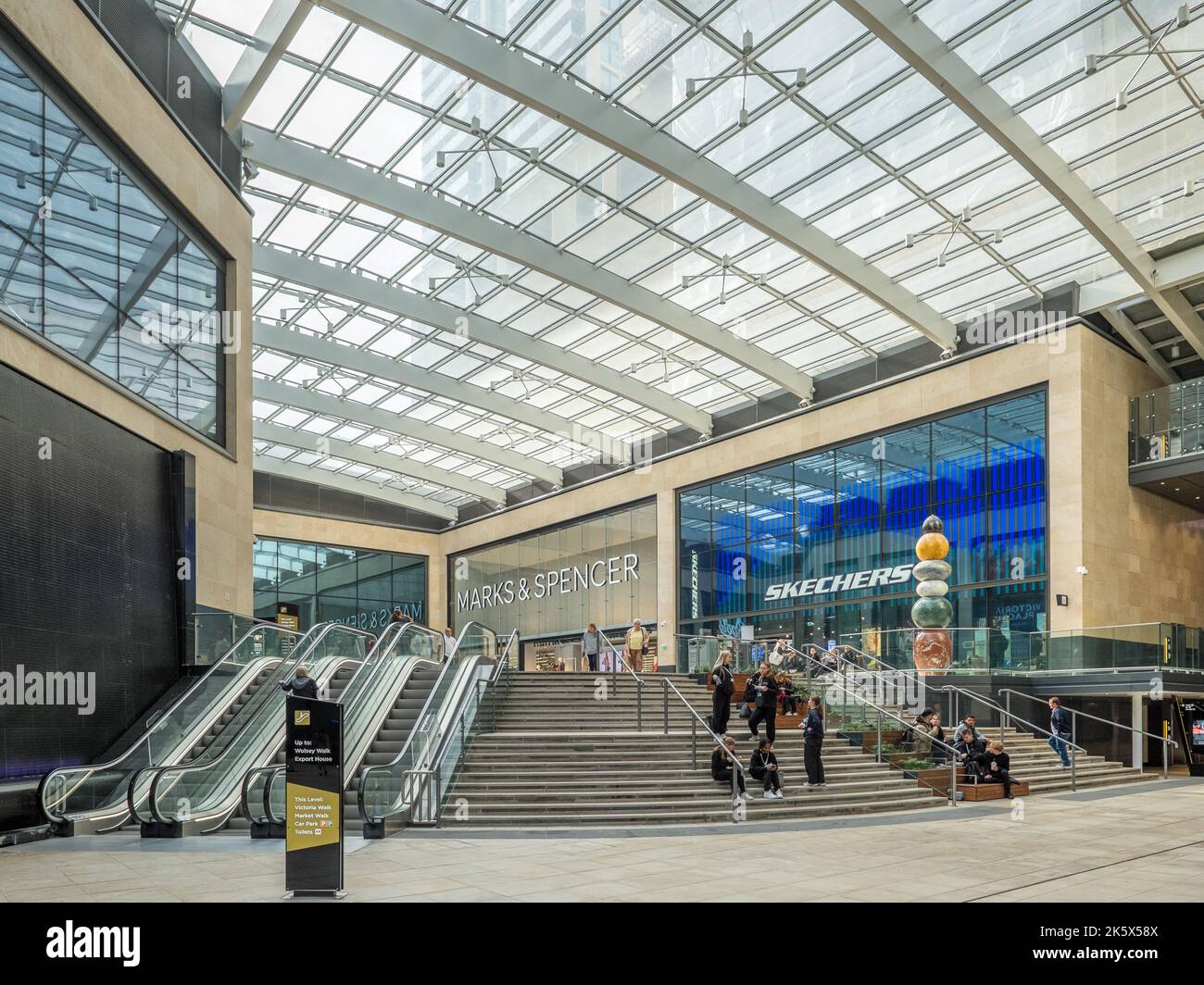 Victoria place woking hi-res stock photography and images - Alamy