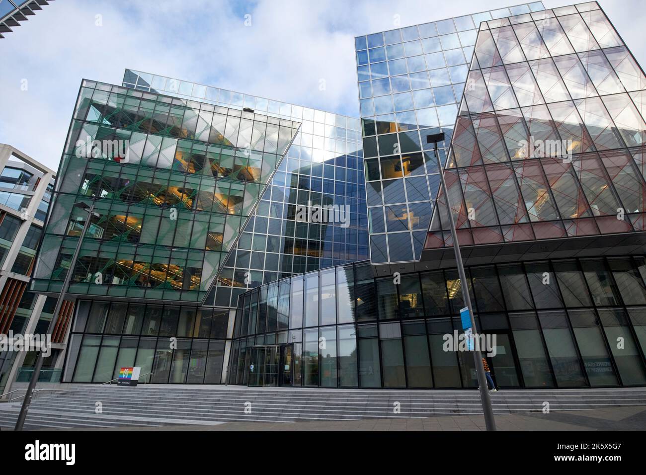 Facebook office headquarters hi-res stock photography and images - Alamy
