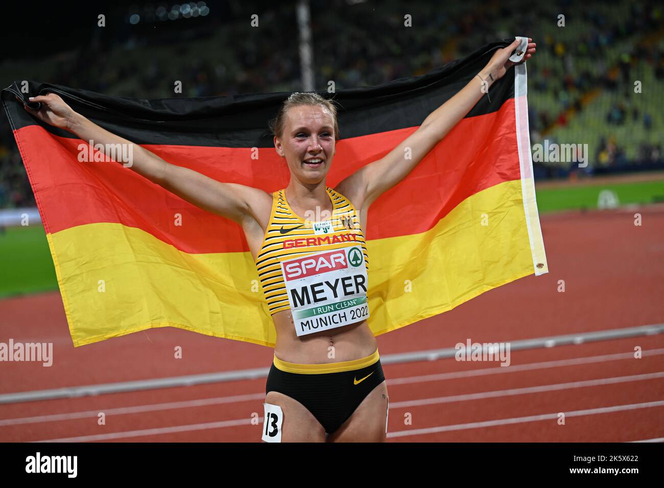 Lea Meyer with her country's flag of the 3000m steeplechase at the ...