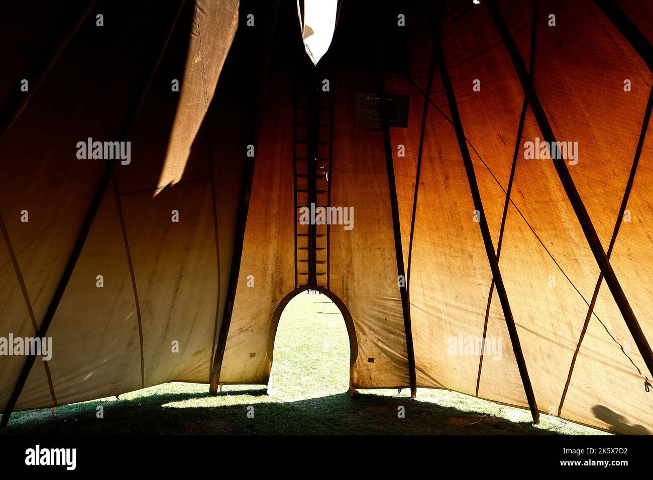 New York City, USA. 09/10/2022, Detail of a Tpi is seen as dancers ...